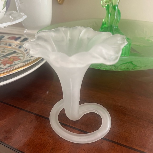 Source Unknown | Other | Frosted Glass Flower Vase Vintage | Poshmark